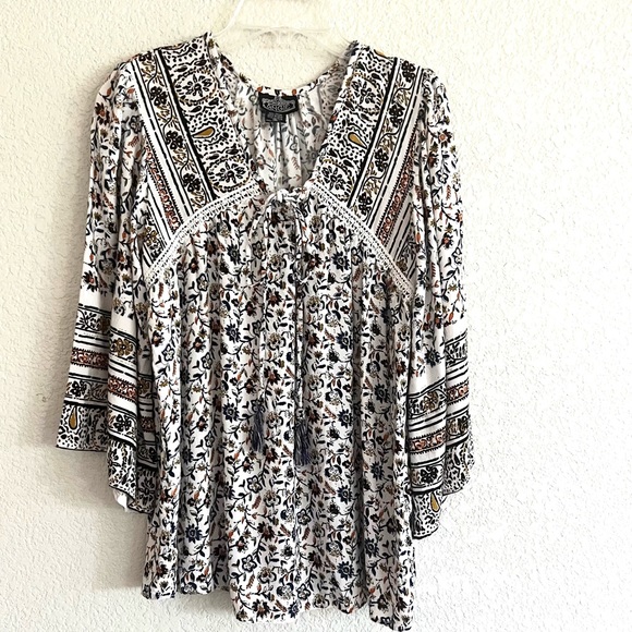 Angie | Tops | Angie White Floral Paisley Boho Prairie Tassel Top ...
